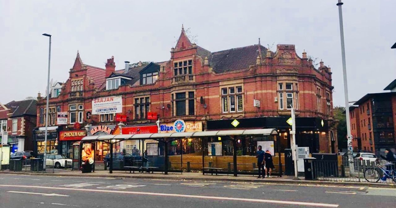 Which Fallowfield roads need more street lights?