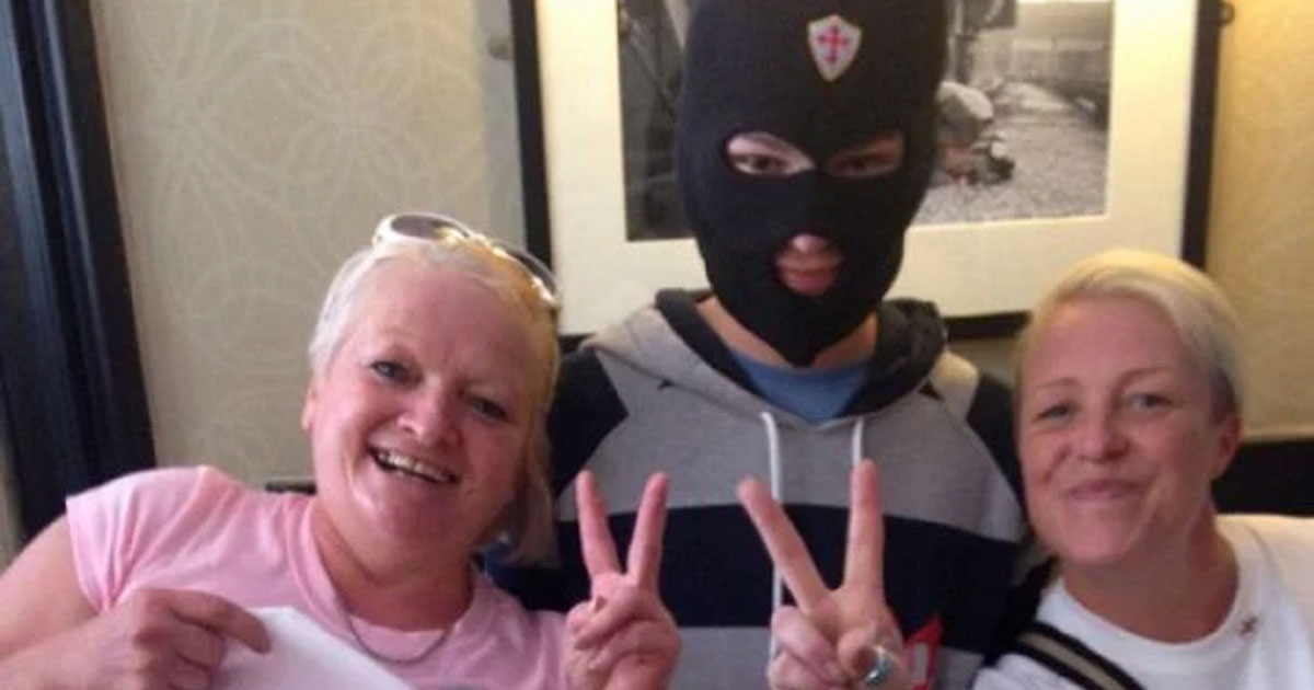 An undercover pint with the EDL.