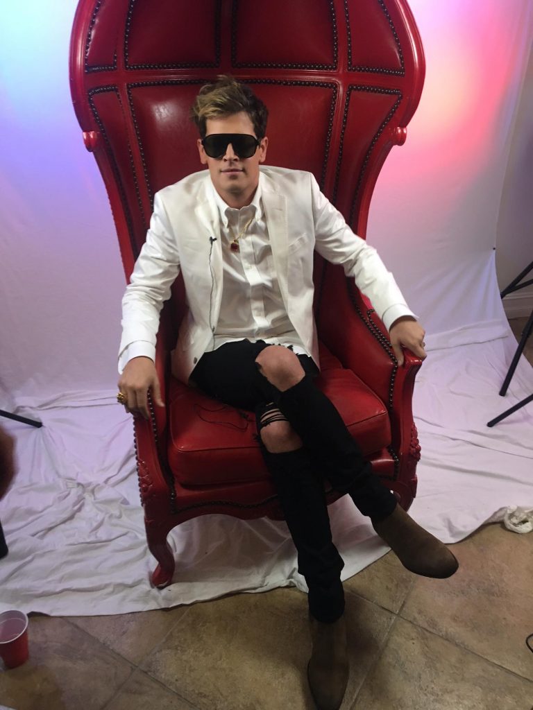 Inside Milo's comeback party: Strippers, AK-47s and 'feminism is cancer ...