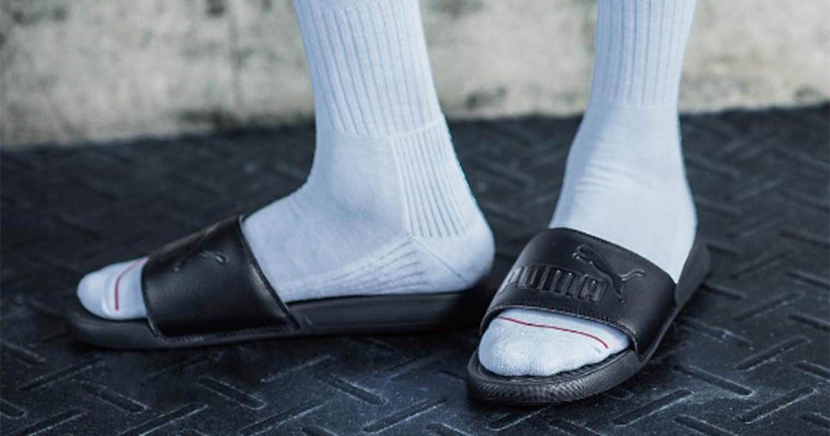 Please can we all just agree to stop wearing pool sliders now?