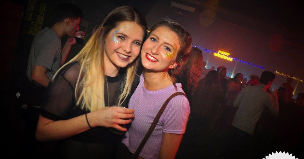 How to get a girl to fall in love with you in Sheffield