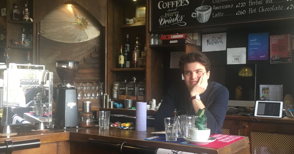 Every reason why bar jobs are the perfect jobs for students