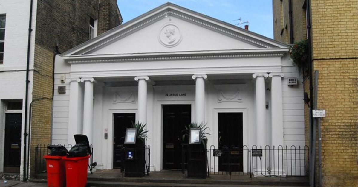 Pitt Club welcomes women - University of Cambridge