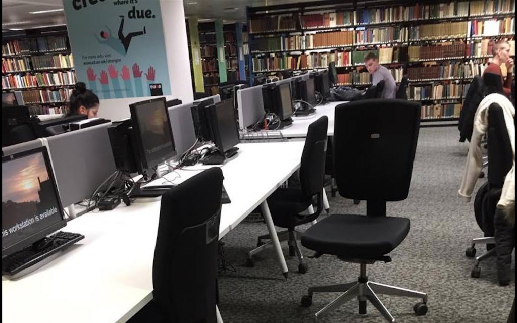 Library computers set to Chinese and English uninstalled