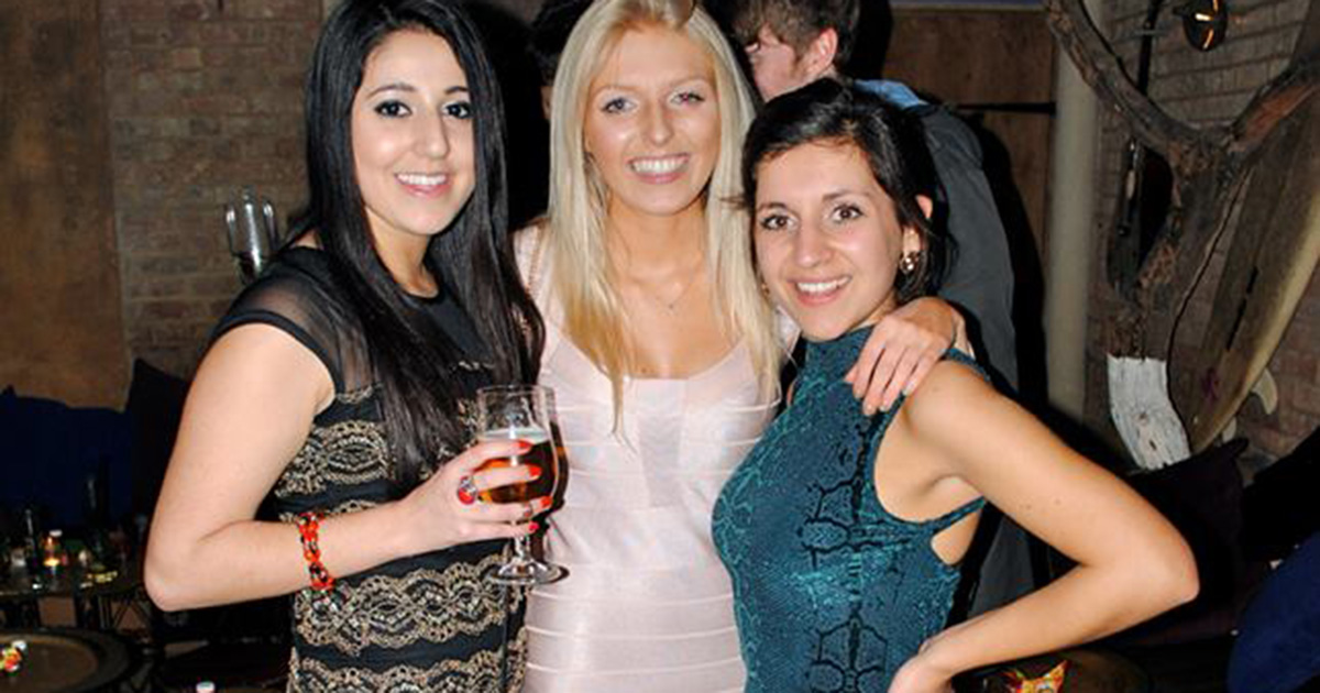 A moment of silence for the brave girls who go out without coats