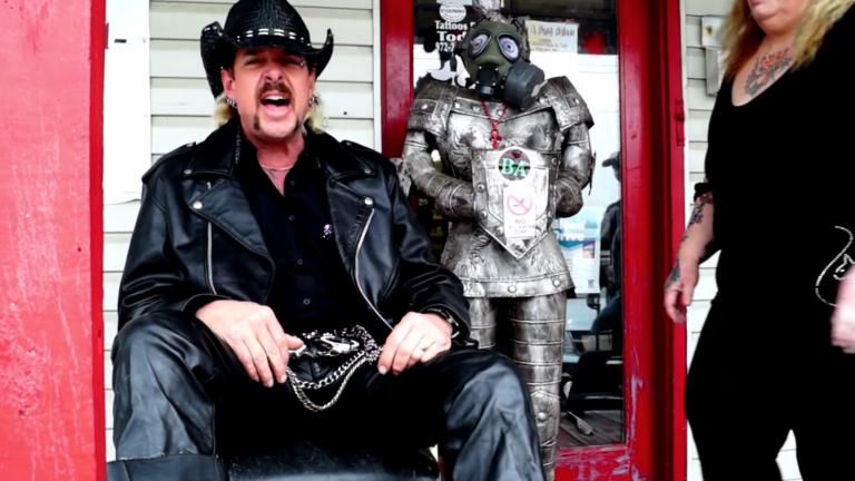 Joe Exotic is a fashion icon so here's 11 chic outfits that he's worn ...