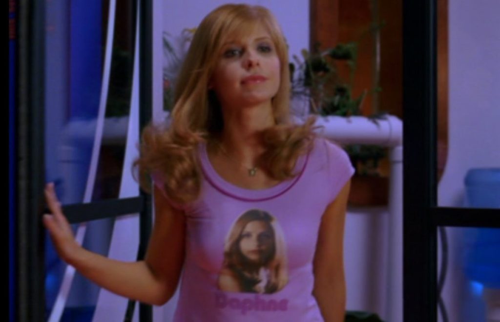 All the iconic outfits worn by Daphne in Scooby Doo, ranked