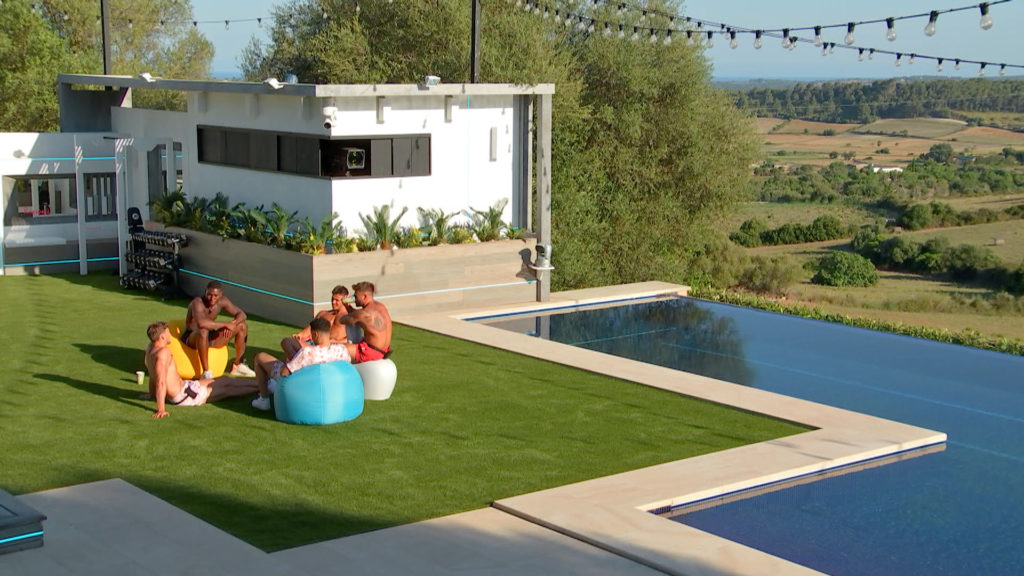 Love Island first look: The girls meeting the boys in the villa for the ...