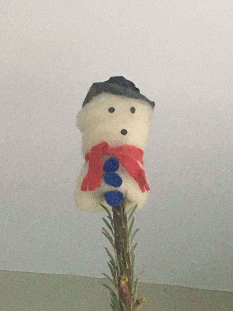 Cursed Christmas decorations: Submissions of your parents worst decs