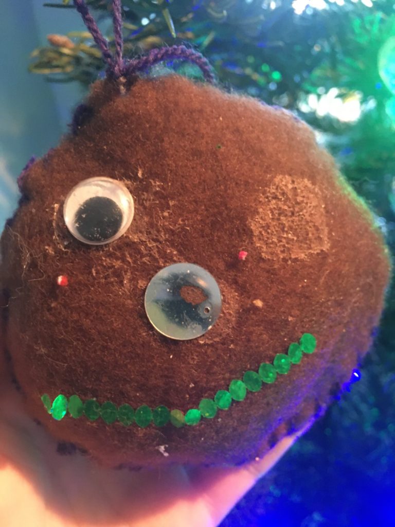 Cursed Christmas decorations: Submissions of your parents worst decs