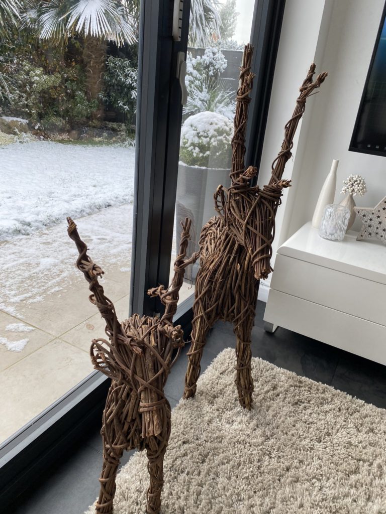 Cursed Christmas decorations: Submissions of your parents worst decs