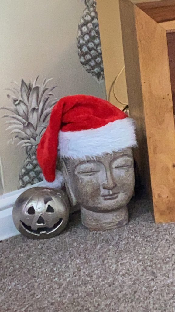 Cursed Christmas decorations: Submissions of your parents worst decs