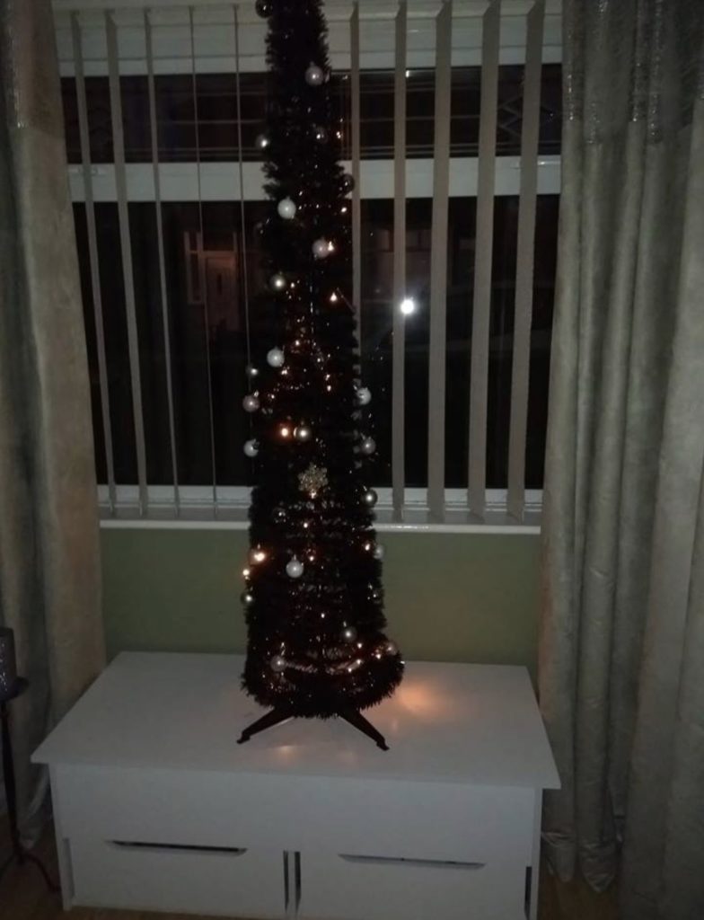 Cursed Christmas decorations: Submissions of your parents worst decs