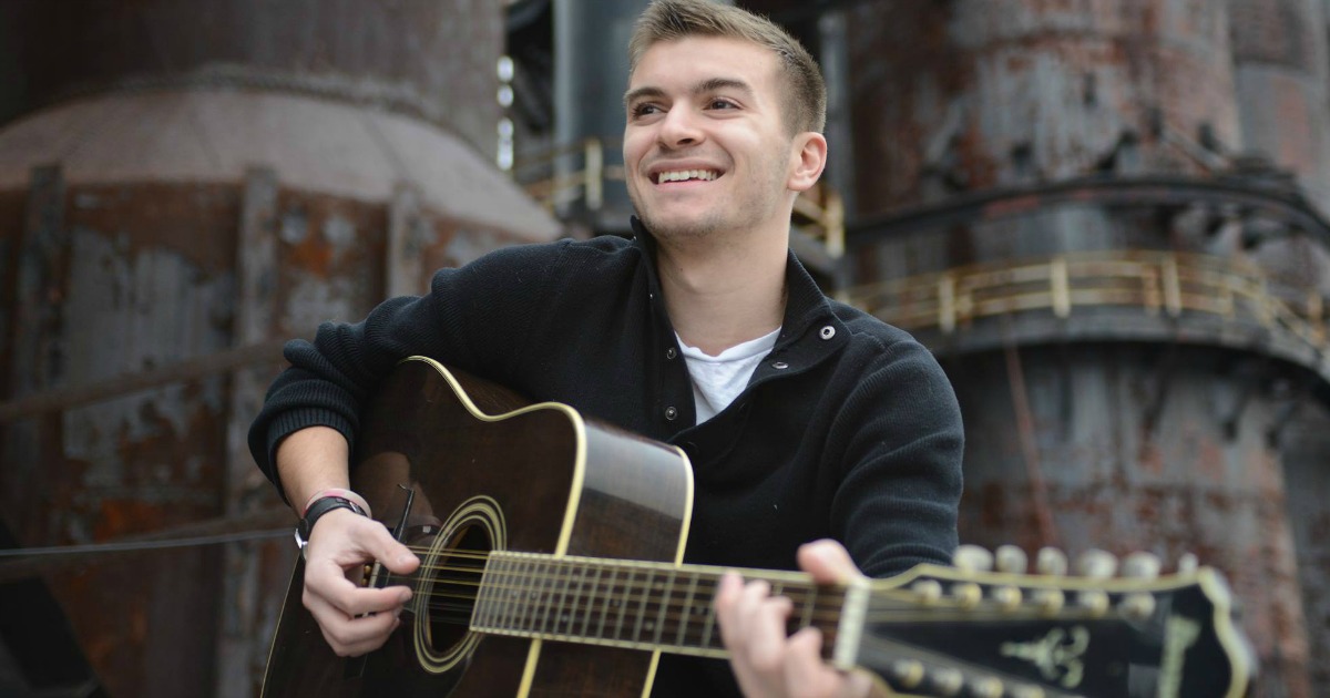 Meet Dylan Carroll, the Syracuse senior with sick vocals